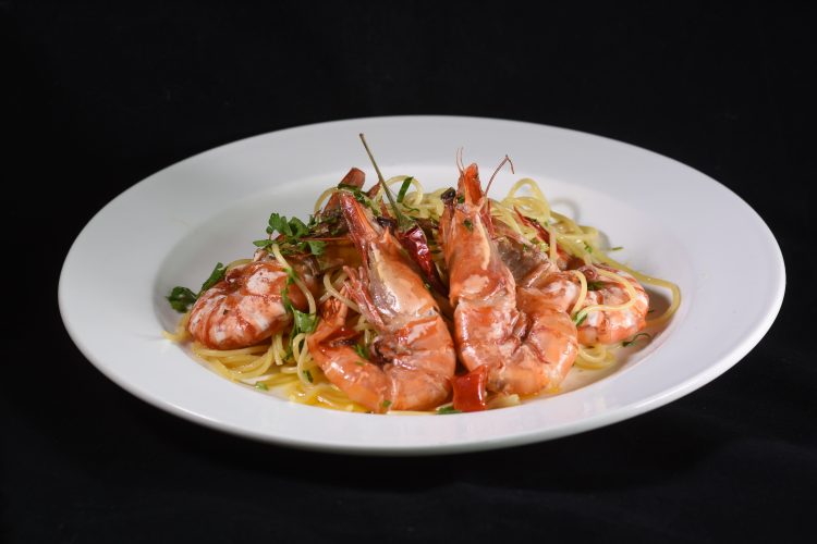 Recipe: Spaghetti Ai Gamberi (Prawn Aglio Olio) - Weekender.Com.Sg