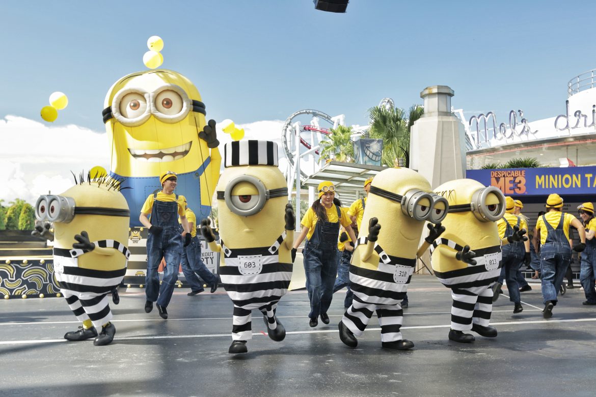 USS Despicable Me Breakout Party - Minion Mob 2 - Weekender.Com.Sg