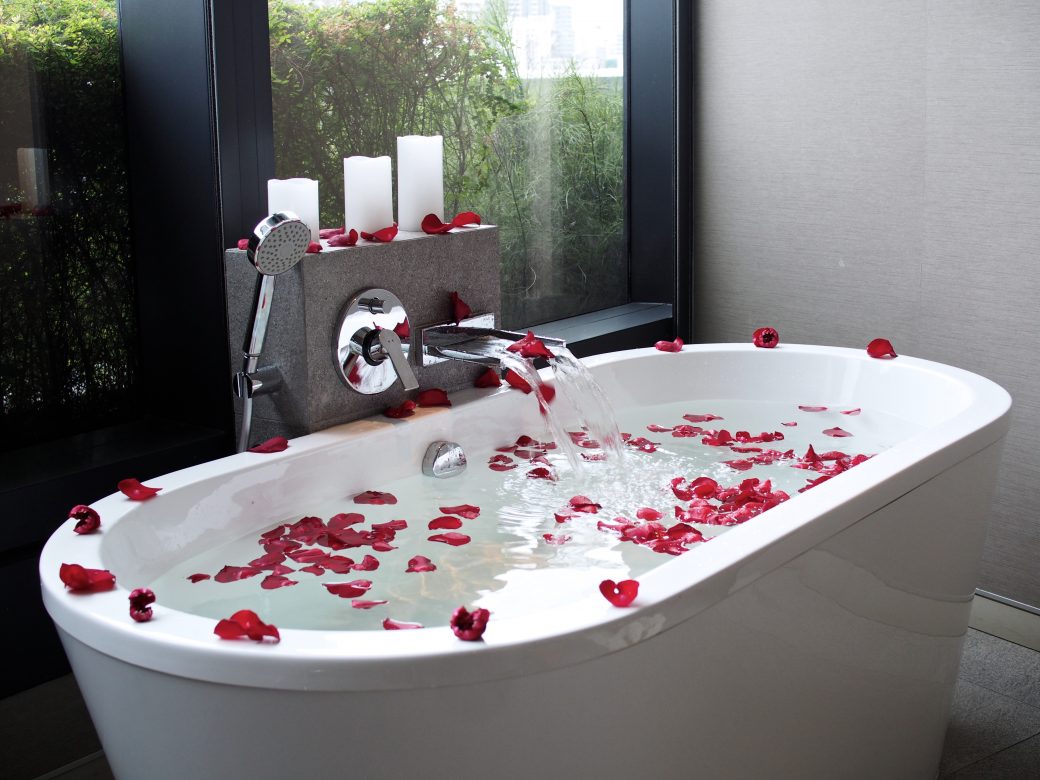 5 Luxurious Couple Spas That Up The Romance This Valentine's Day ...