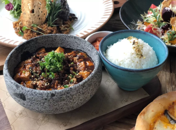 5 Popular Cafes You Should Visit When You're In Chengdu - Weekender.Com.Sg