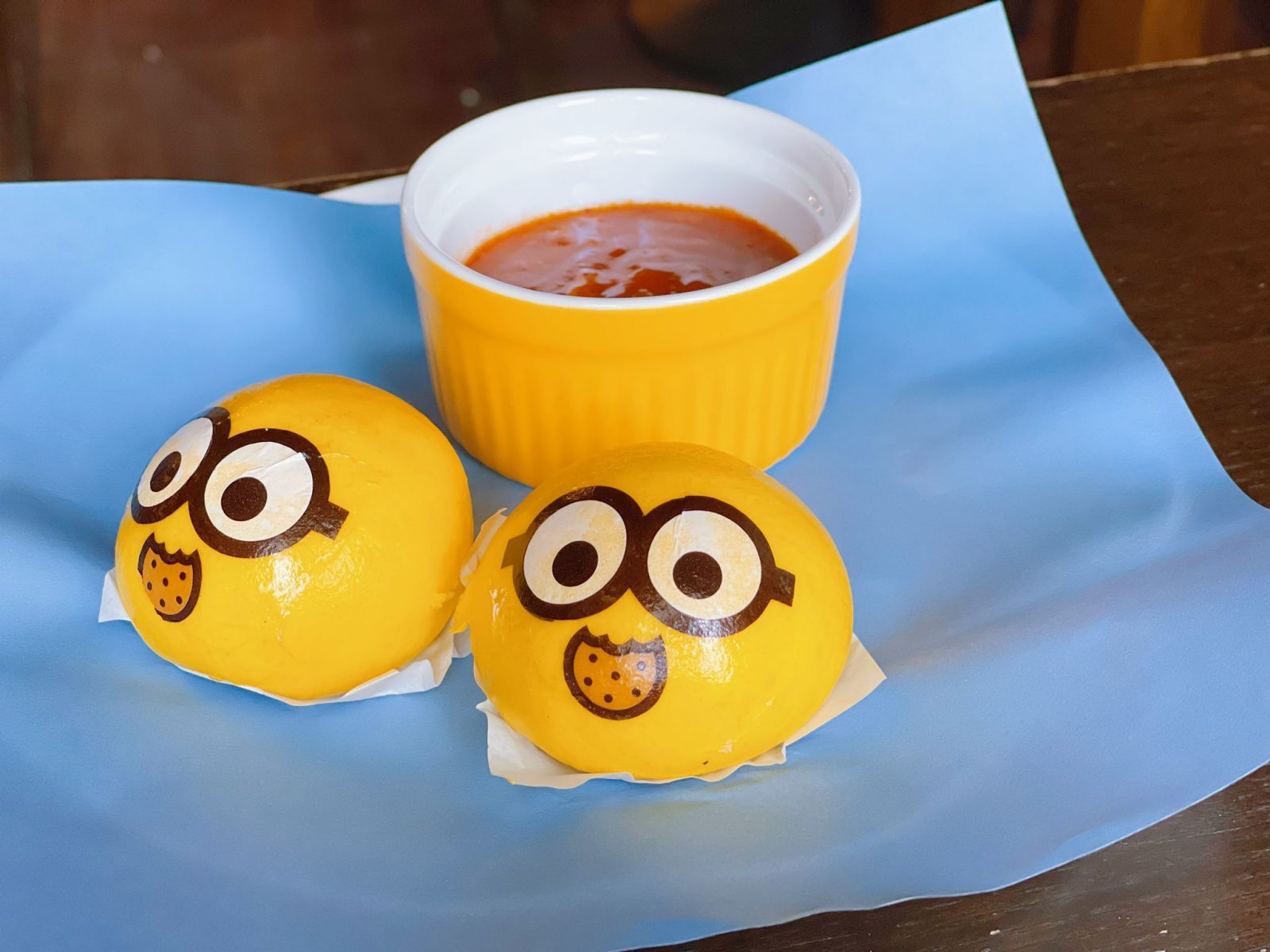 Bello! Meet the Cutest Minions At The New Minion Cafe In Clarke Quay ...