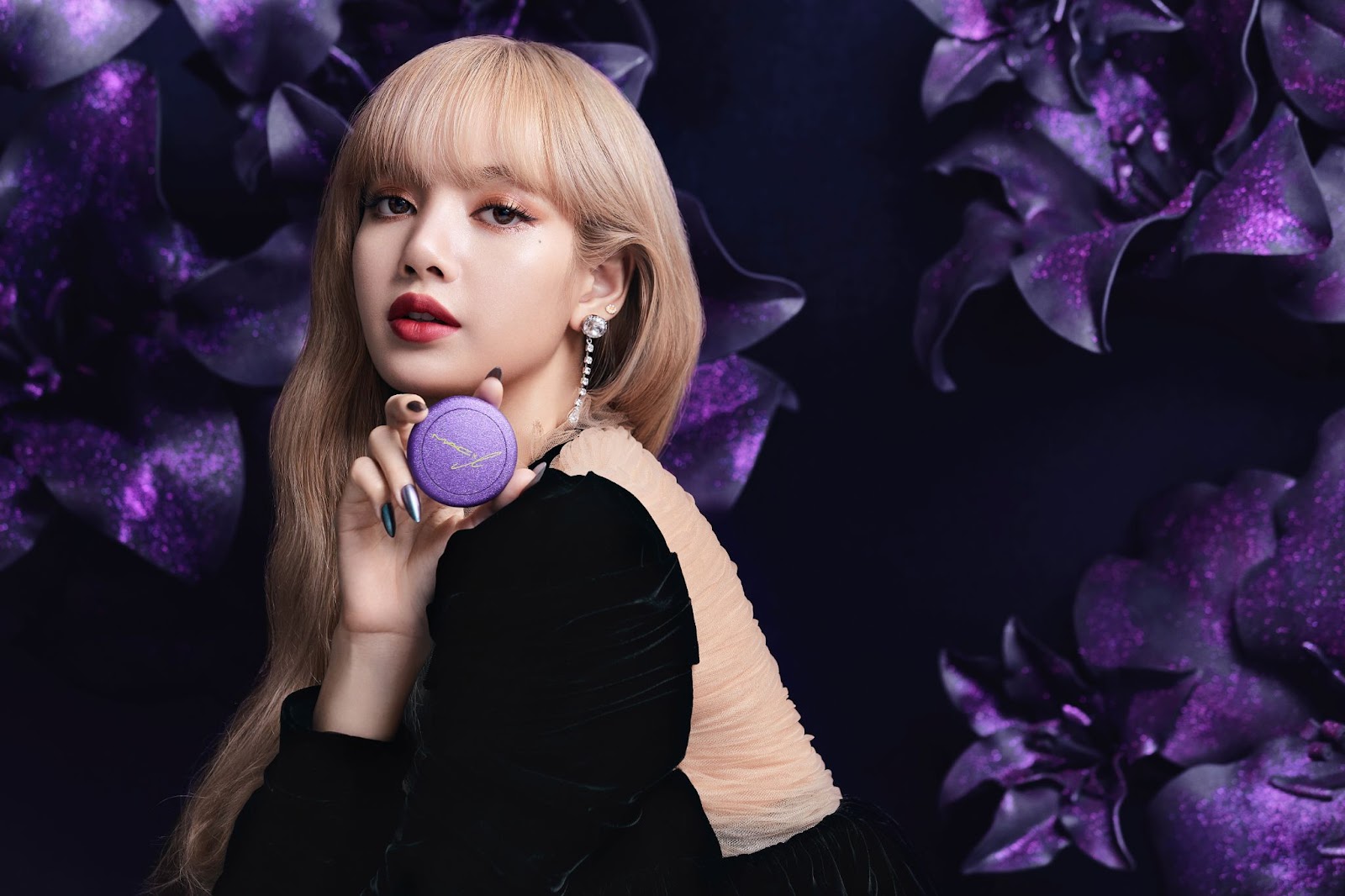 BLACKPINK Lisa Launches New Makeup Collection With MAC Cosmetics ...