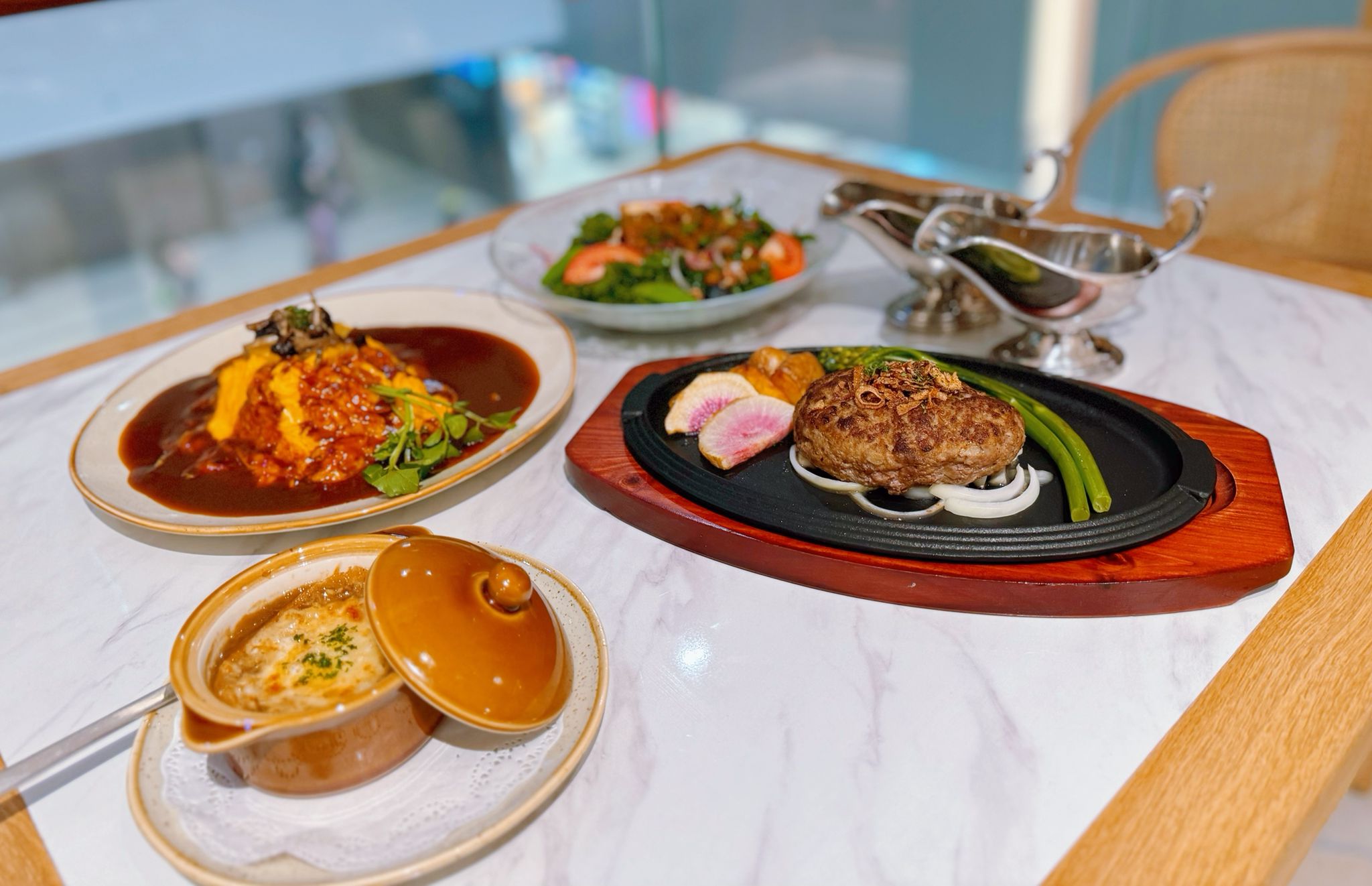 #WeekenderEat: Jewel Changi Airport Welcomes Beloved Japanese Restaurant, Royal Host - Weekender ...