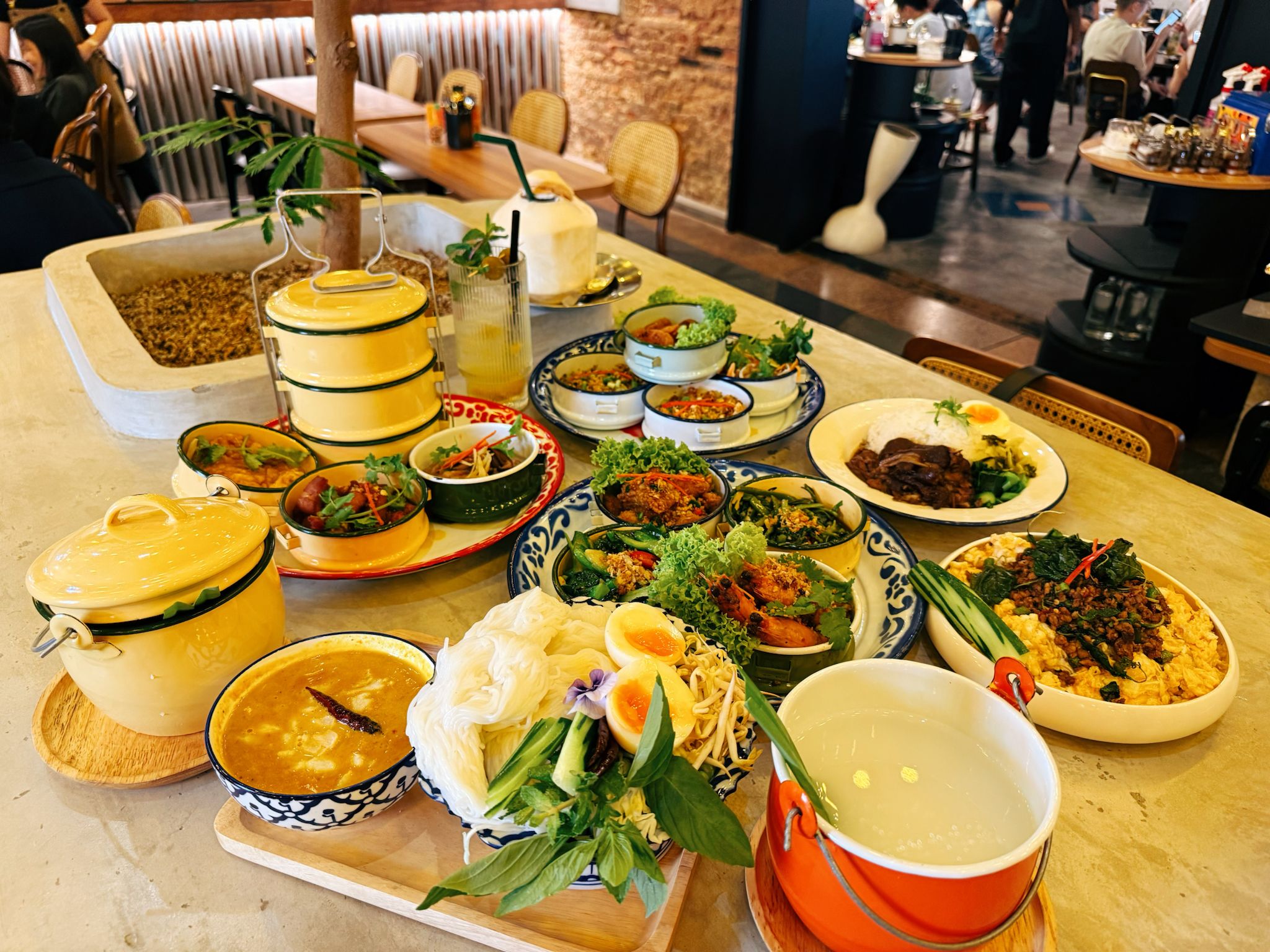 #WeekenderEats: Discover Distinct Flavors Of Thailand At Fourgather ...