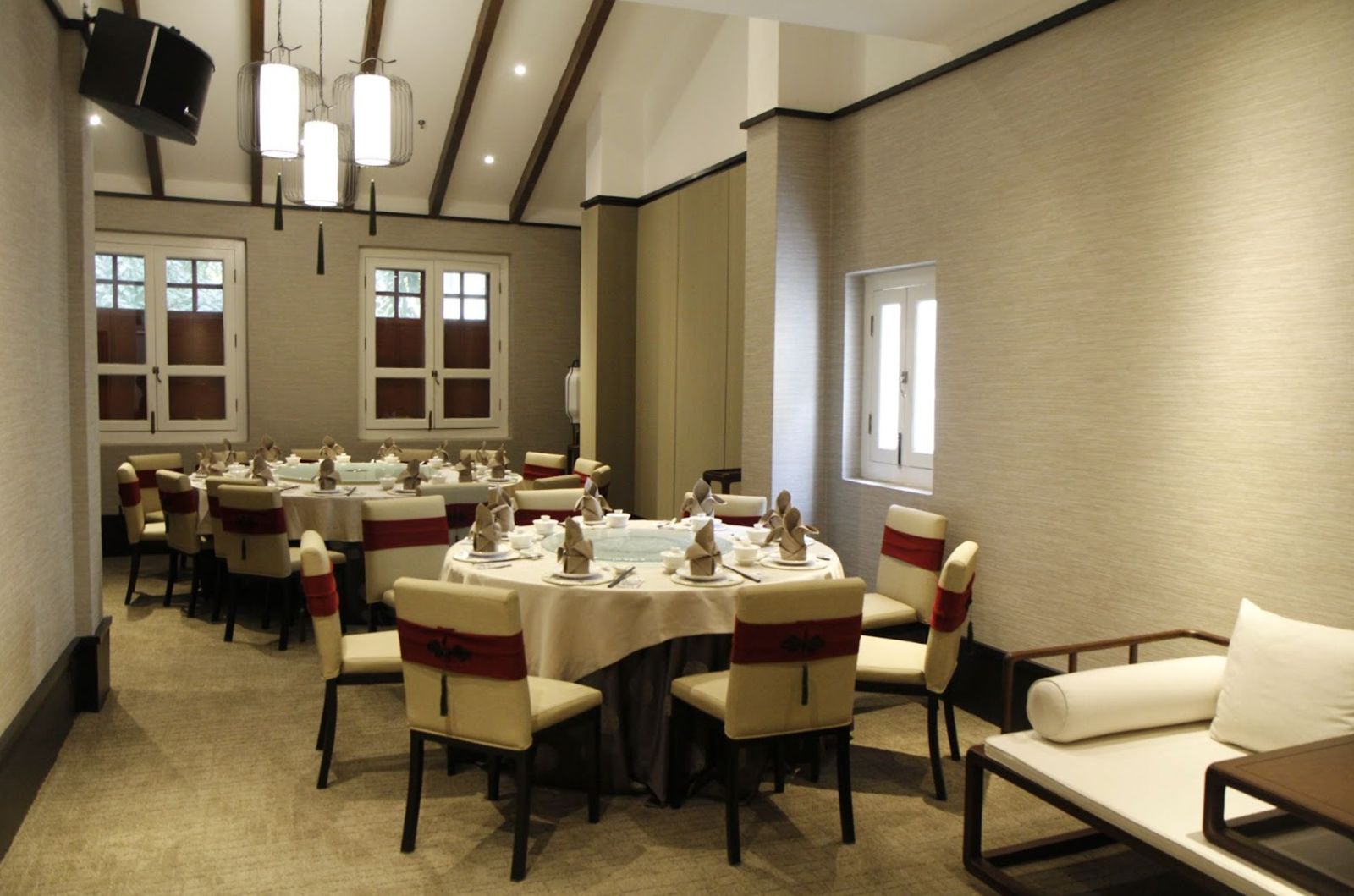 Top Restaurants With KTV And Live Bands In Singapore - Weekender.Com.Sg